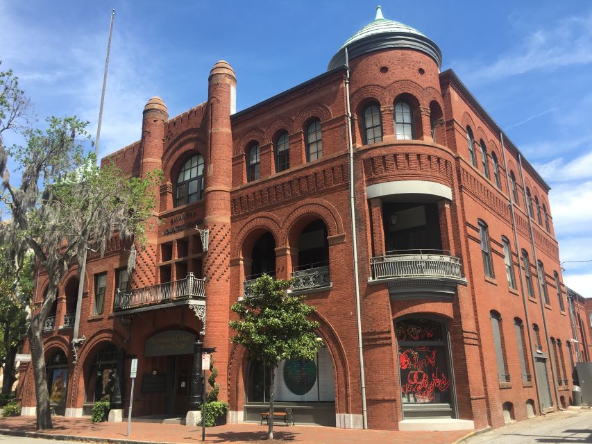 Savannah: Highlights Off the Beaten Path Guided Walking Tour - What to Expect During the Tour