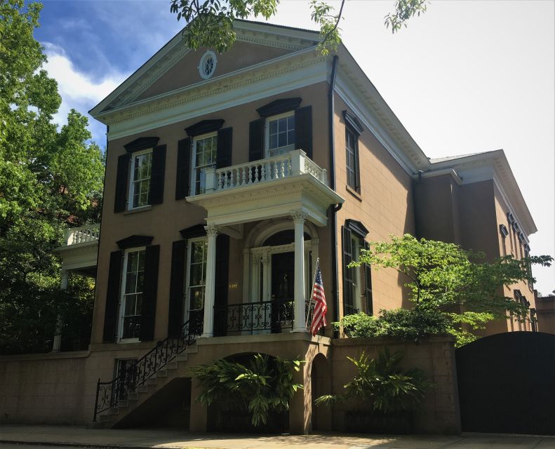 Savannah: Highlights Off the Beaten Path Guided Walking Tour - Authentic Insights from Reviewers