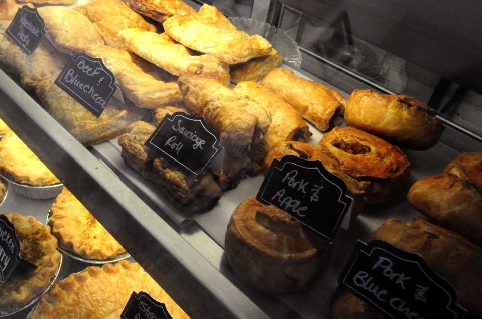 Savannah: Historic District Foodie Walking Tour - Key Points