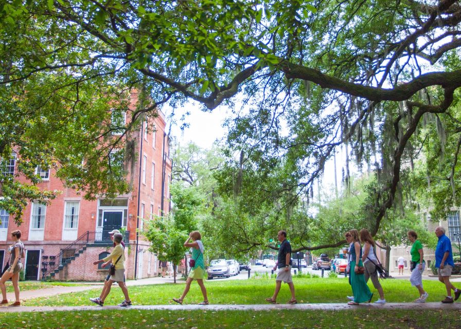 Savannah: Historic District Foodie Walking Tour - The Guides and Group Experience