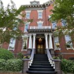 Savannah: Historic District Overview on Foot - Who Will Love This Tour?