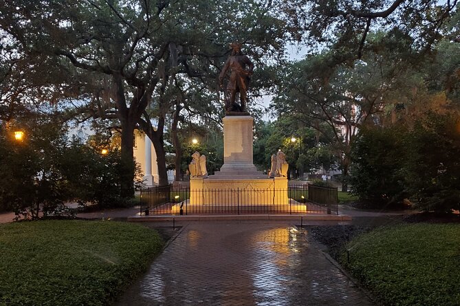 Savannah History and Haunts Candlelit Ghost Walking Tour - A Closer Look at the Candlelit Ghost Tour Experience