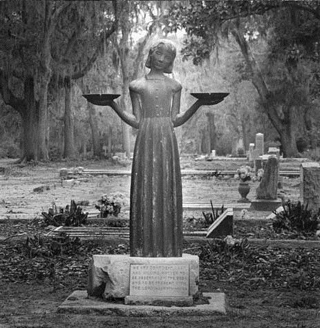 Savannah: Midnight in the Garden of Good and Evil Walk - Key Points