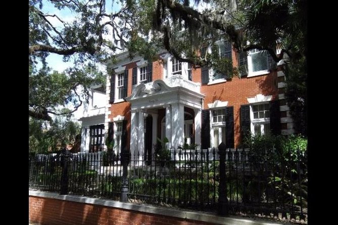 Savannah Stroll: Guided Sightseeing & History Walking Tour of Savannah - An In-Depth Look at the Savannah Stroll Tour