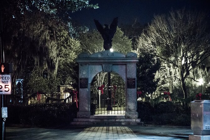 Savannah Terrors Spirits & Spirits Haunted Pub Crawl - Exploring the Tour: A Detailed Breakdown