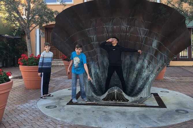 Scavenger Hunt in Fort Myers by Crazy Dash - Why This Tour Works Well