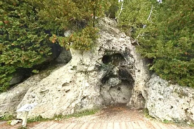 Scenic Mackinac Island: A Self-Guided Cycling Audio Tour - Who Is This Tour Perfect For?