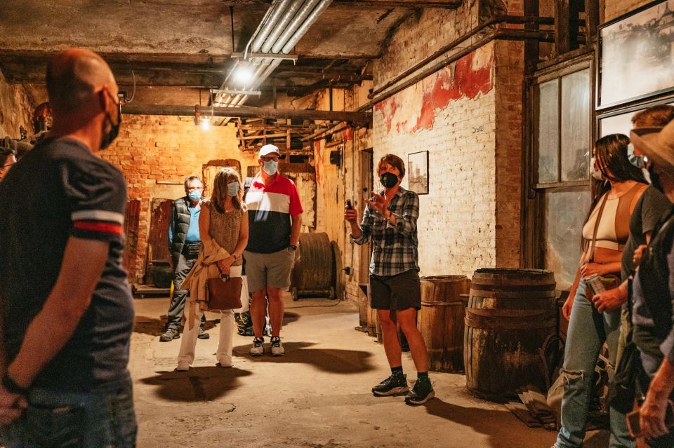 Seattle: Guided Underground Walking Tour - The Guides Make the Difference