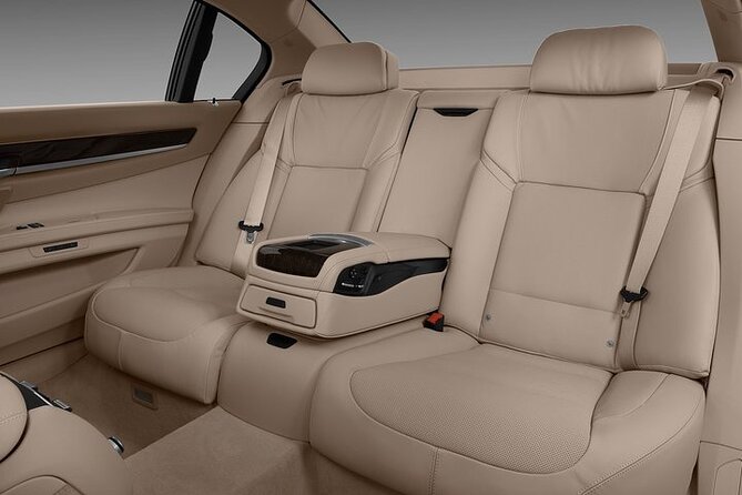 Sedan Arrival Transfer from LaGuardia Airport LGA to Manhattan - Who Is This Transfer Best For?