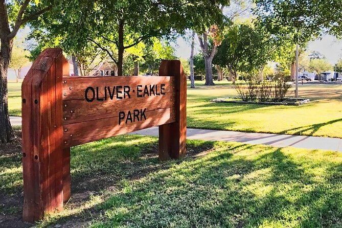 Self-Guided Amarillo Scavenger Hunt: Amarillo Art & Elms - Key Points