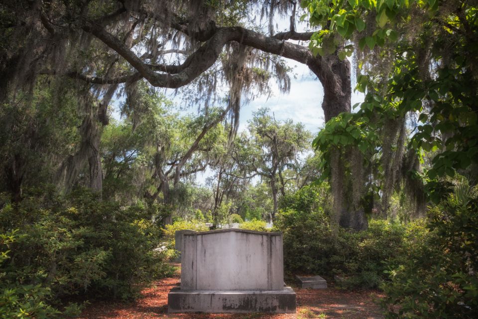 Self Guided Audio Ghost Tour in Savannah in 6 Languages - Who Will Love This Tour?