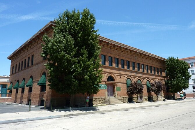 Self-Guided Bakersfield Scavenger Hunt: Resilient Bakersfield - Who Would Love This Experience?