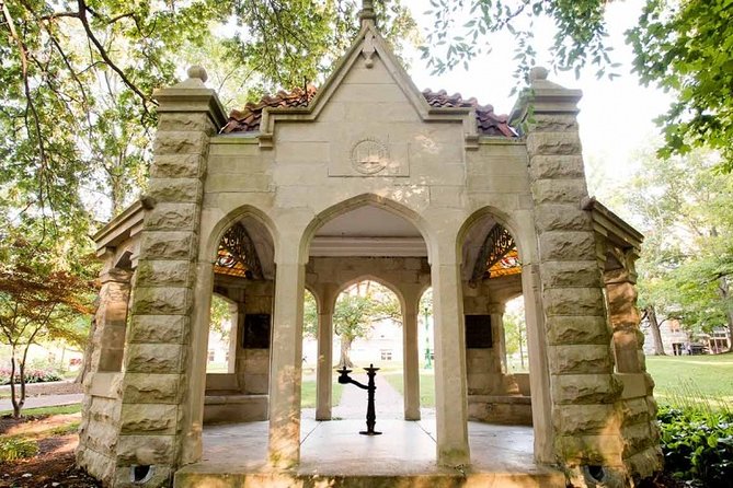 Self-Guided Scavenger Hunt: Bloomington Scenic Southern Indiana - Exploring Bloomington with a Self-Guided Scavenger Hunt