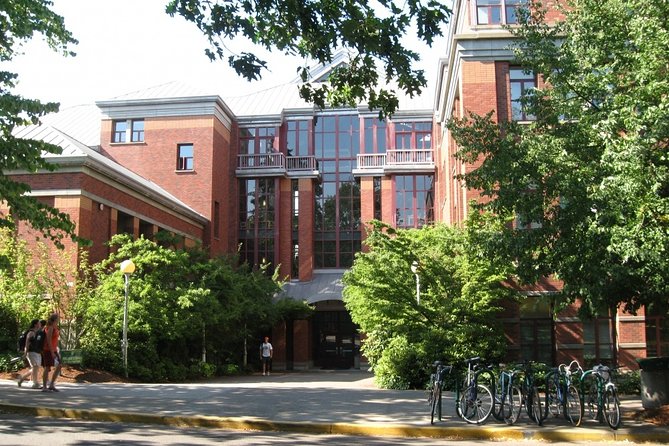 Self-Guided Scavenger Hunt: Eugene Waddle Around Campus - Who Is This Tour Perfect For?