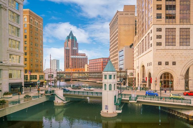 Self-Guided Scavenger Hunt: Milwaukee A Splash of Color - FAQ
