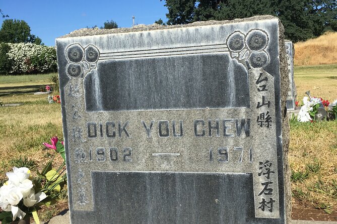 Self-Guided Walking Tour in Chinatown - Detailed Breakdown of the Itinerary