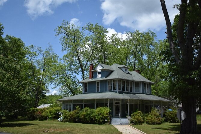 Senoia The Walking Dead Film locations 2 hours Walking Tour - Who Should Consider This Tour?