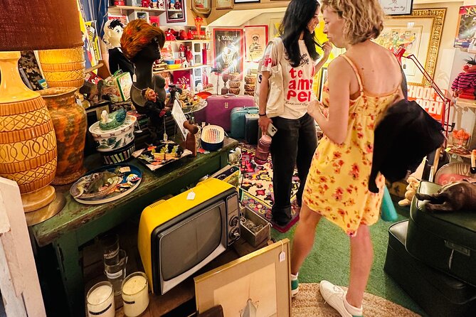 Shopping and Food Walking Tour in Philadelphia with Guide - What Makes This Tour Stand Out