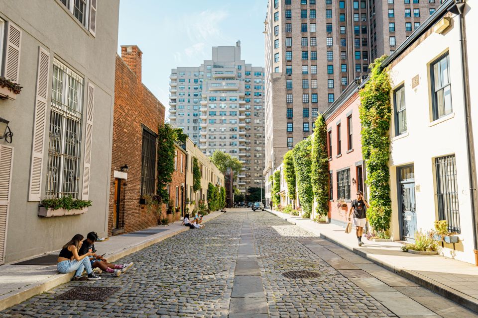 Shopping Tour of Fashion-Rich Soho, New York - FAQs