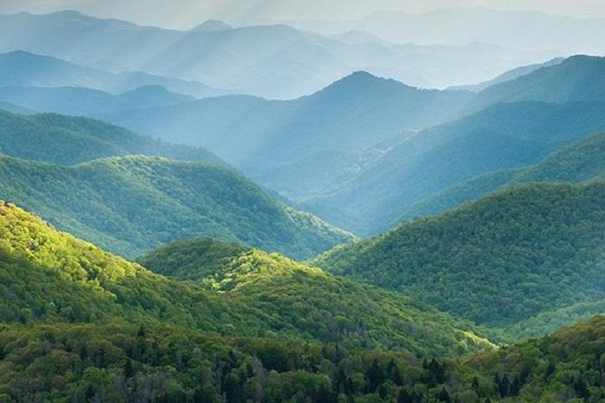 Sights of Smoky Mountains, Real Local History - A Deep Dive into the Experience