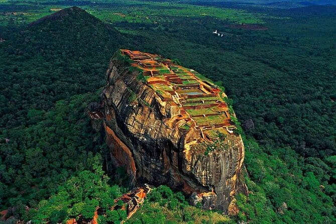 Sigiriya Lion Rock & Dambulla Cave Temple Day Tour From Colombo - A Detailed Look at Your Day Out in Sri Lanka