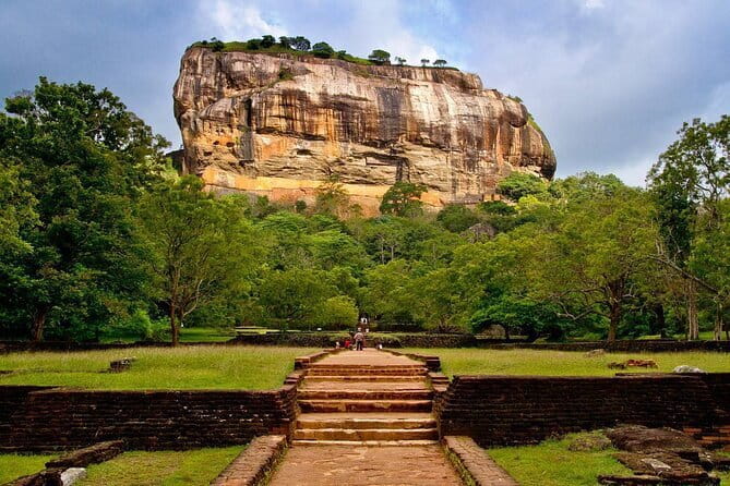 Sigiriya Lion Rock & Dambulla Cave Temple Day Tour From Colombo - Who Should Consider This Tour?