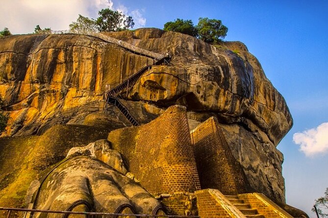 Sigiriya Rock & Cave Temple with Jeep Safari Private Day Trip - Aromatic Visits to a Prince Ayurvedic Spice Garden