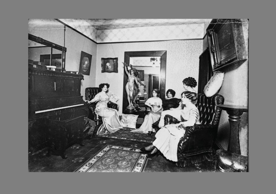 Six Women - A Historical Walking Tour - What to Expect from the Tour