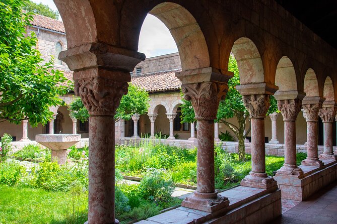 Skip the line Met Cloisters and Fifth Avenue Tour by Car - FAQ
