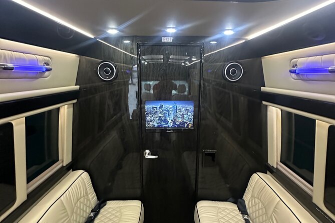 SkyChase Private Northern Lights Experience  Luxury Aurora Tour - An In-Depth Look at the SkyChase Luxury Aurora Tour