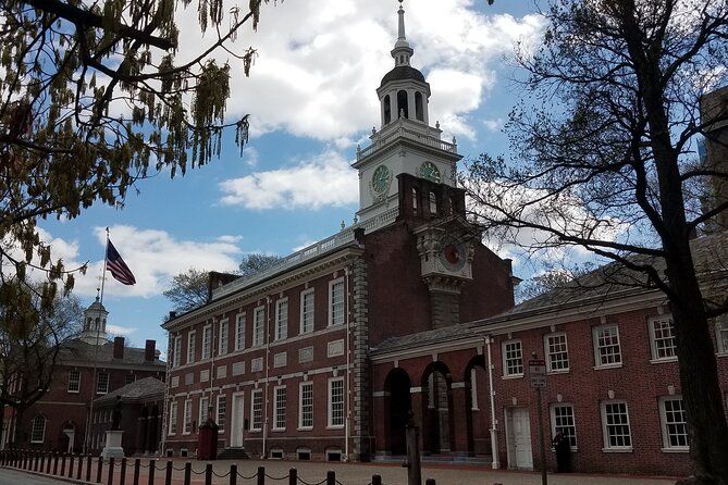 Small-Group Alexander Hamilton Public Walking Tour in Philadelphia - A Deep Dive Into the Experience