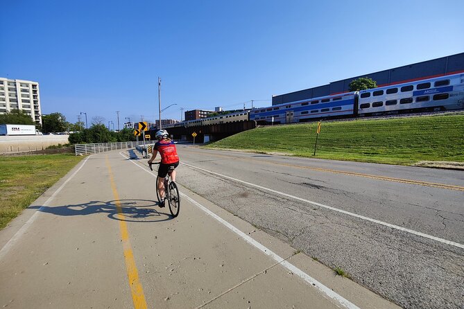 Small Group Bike Tours From Chicago to Lake Geneva - What Makes This Tour Stand Out?