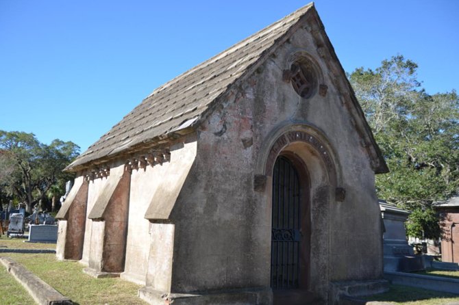 Small Group Haunted History Walking Tour of Charleston - What Makes This Tour Stand Out?