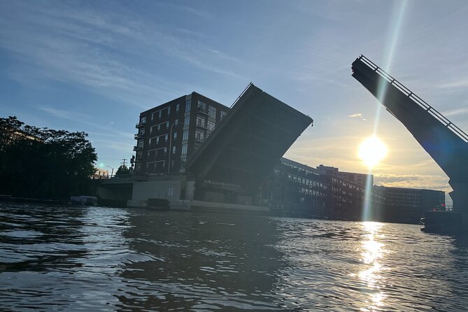 Small Group Kayak Tour of Skyline in Milwaukee - Practical Details and Logistics
