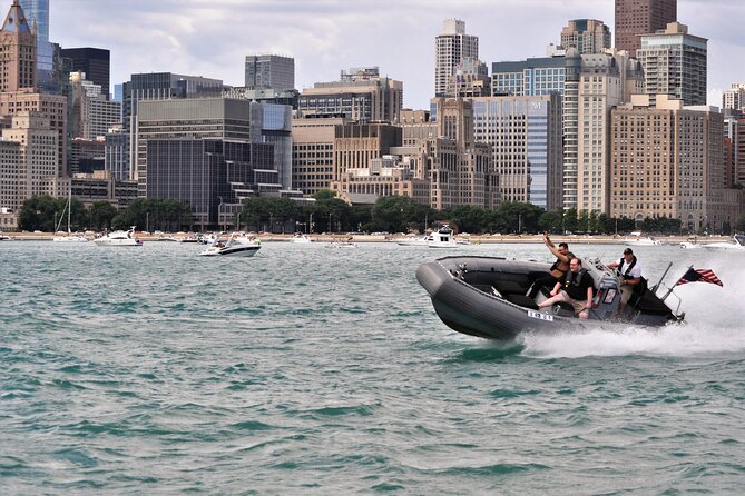 Small-Group Sightseeing Boat Tour in Chicago - Detailed Breakdown of the Itinerary