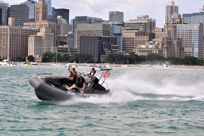 Small-Group Sightseeing Boat Tour in Chicago - What to Expect During the Tour