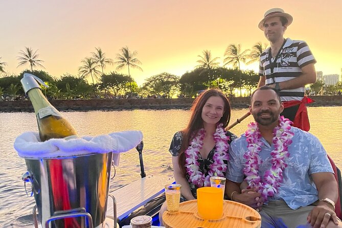 Small Group Venetian Gondola Cruise in Waikiki with Pastries - The Experience: What to Expect