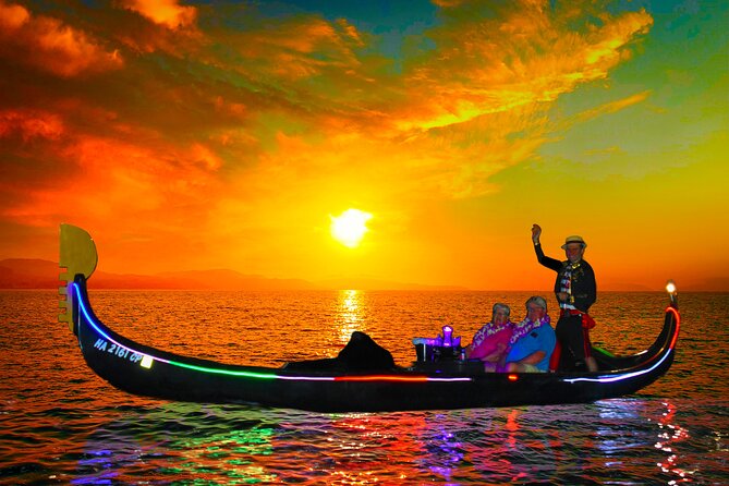 Small Group Venetian Gondola Cruise in Waikiki with Pastries - Practical Tips for Booking and Enjoying
