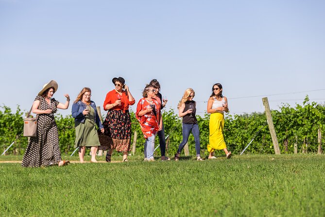 Small-Group Vineyard and Orchard Tour with Wine Tasting in Muscoda - Practical Details and What to Expect