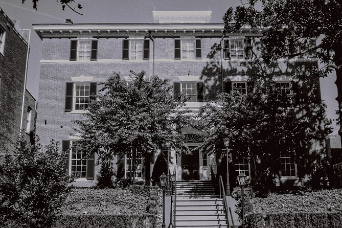 Socialites and Spies of Georgetown Walking Tour - Who Should Book This Tour?