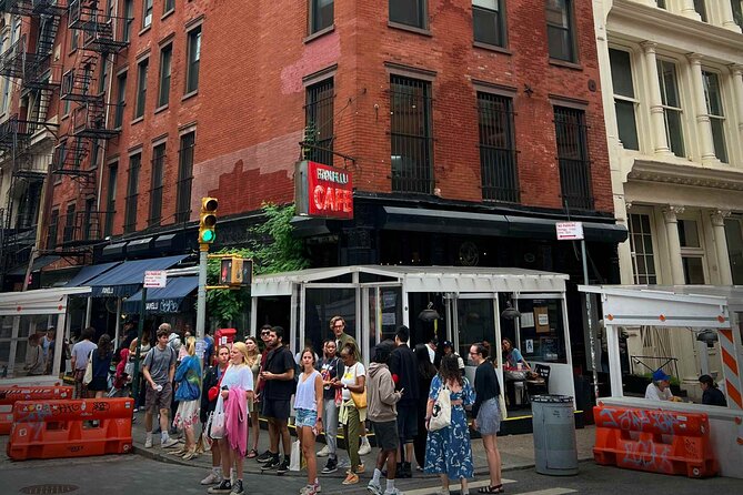 SoHo from Hells Hundred Acres to NYCs Cradle of Art: A Self-Guided Audio Tour - Ending with a Classic NYC Experience