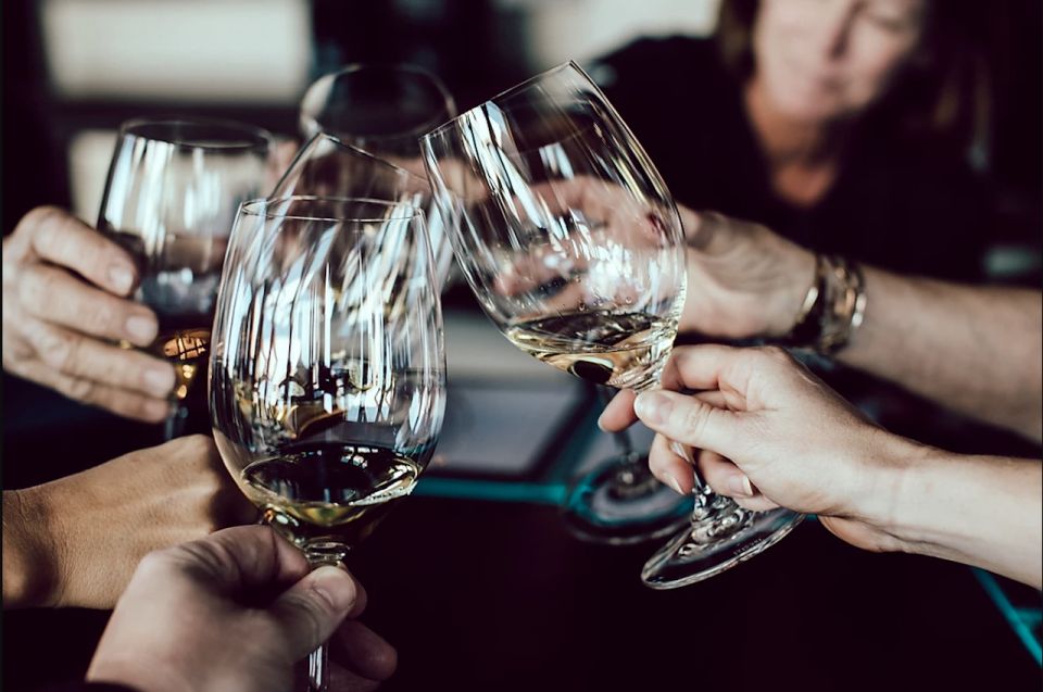 South Lake Tahoe: Happy Hour Cruise - Key Points