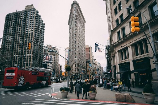 St Patricks Cathedral Tour and 30 NYC Top Sights Walking Tour - Guides and Authenticity