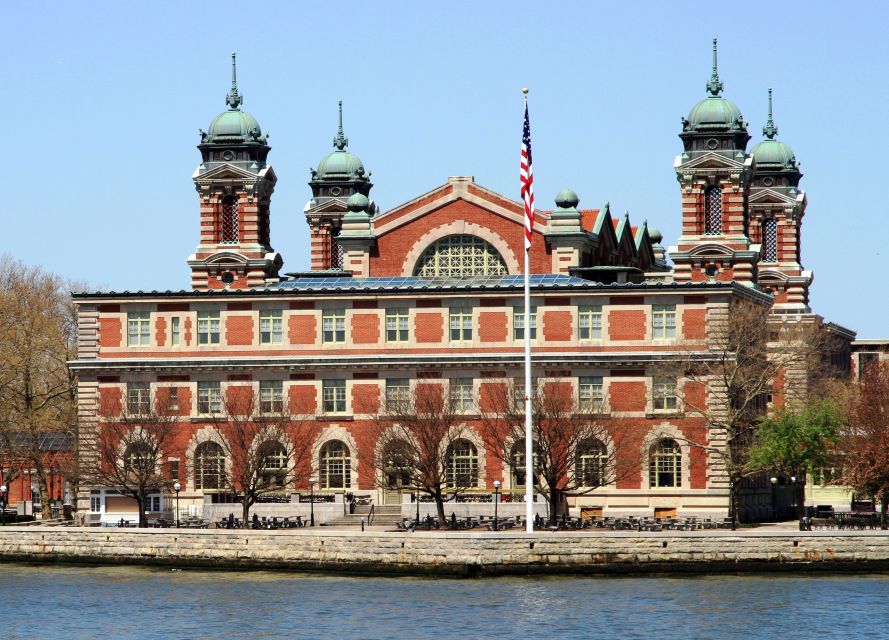 Statue of Liberty and Ellis Island Guided Tour - Key Points