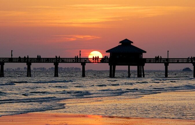 Sunset and Dolphin Cruise around Fort Myers Beach - Key Points