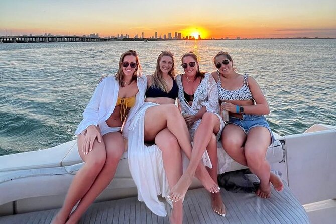Sunset and Night Cruise of the Miami Bay Skyline on a Yacht - Key Points
