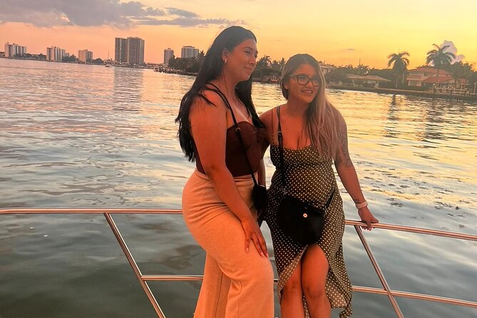 Sunset and Night Cruise of the Miami Bay Skyline on a Yacht - The Itinerary in Detail