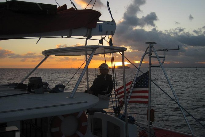 Sunset Cocktail Cruise Including Drinks and Appetizers West Oahu - What to Expect from Your Sunset Cocktail Cruise