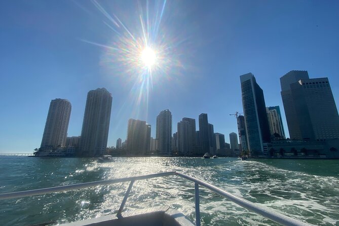 Sunset Cruise of Biscayne Bay Millionaire Homes & Cash Bar - The Onboard Experience: Food, Drinks, and Atmosphere