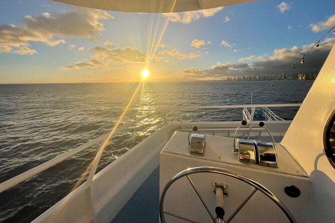 Sunset Dinner Cruise in Honolulu - FAQ